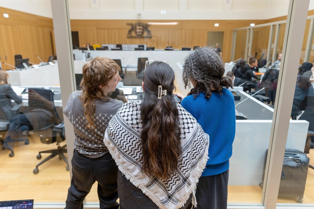 Prozessauftakt gegen Palästina-Gruppe: „Wir unterbrechen für 20 Minuten ...