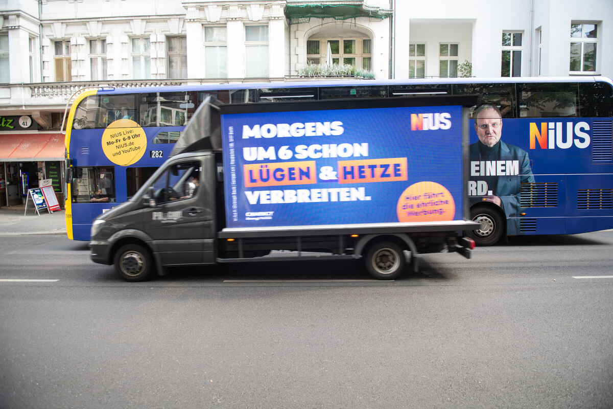 Nius-Werbung in der BVG: Weil wir Reichelt lieben | taz.de