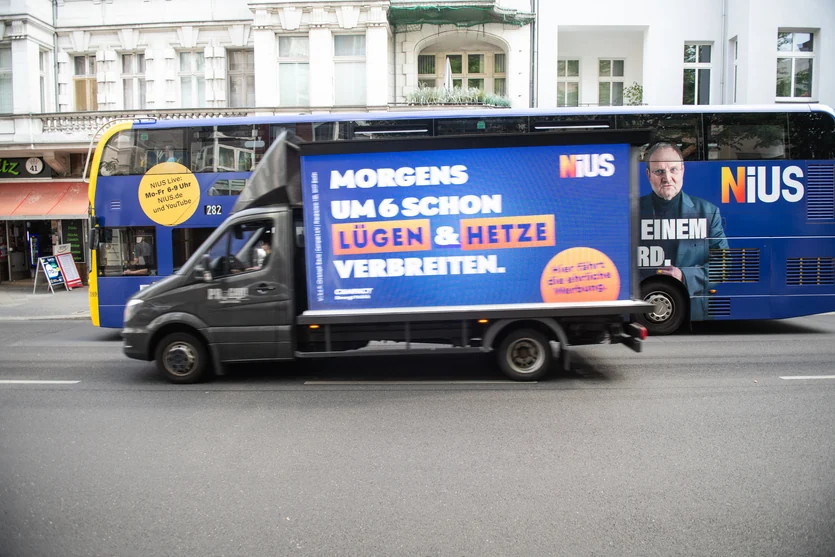 Nius-Werbung in der BVG: Weil wir Reichelt lieben | taz.de