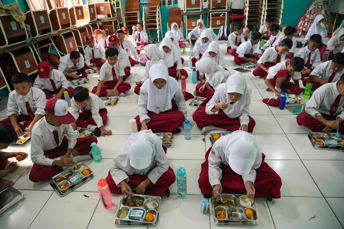 Indonesien unter Prabowo Subianto: Gratisschulessen mit Kotzerei und ...