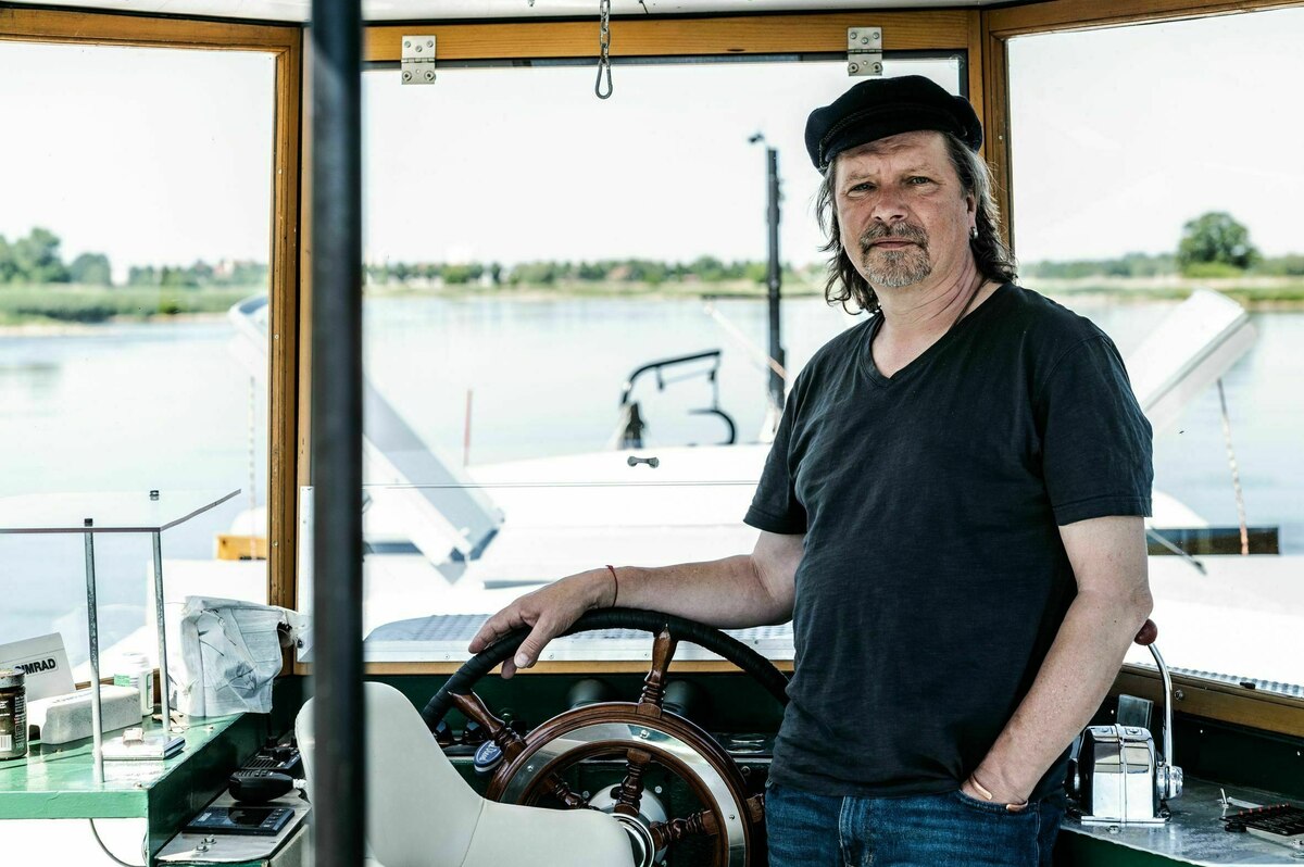 Kapitän über sein Fahrgastboot: „Der Fluss hat so viel gesehen“ | taz.de