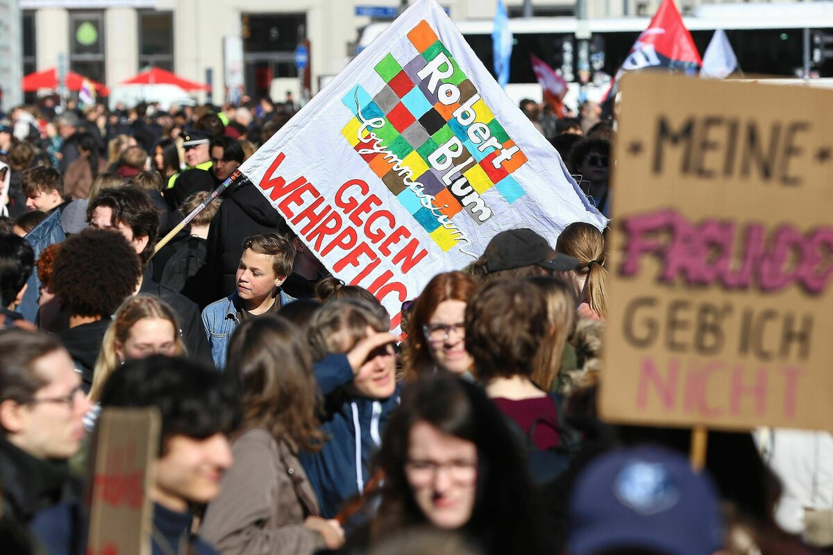 Bundeswehr an Schulen: Mathe, Englisch, Bundeswehr? | taz.de