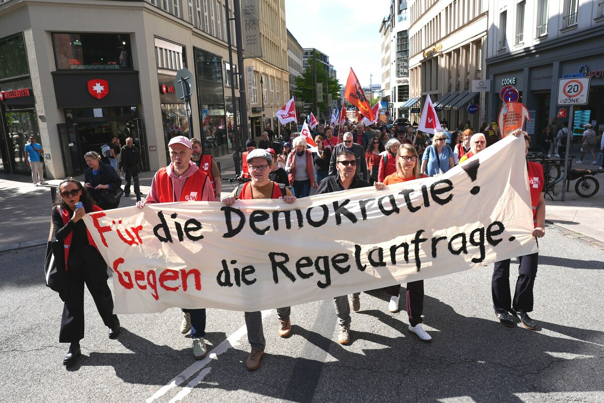 Gesinnungsprüfung in Hamburg: Regelanfrage ist beschlossen | taz.de